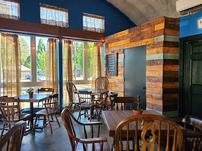 Where everybody knows your name&mdash;or at least your breakfast order. Ruthie's dining room buzzes with the symphony of forks, conversation, and coffee refills.