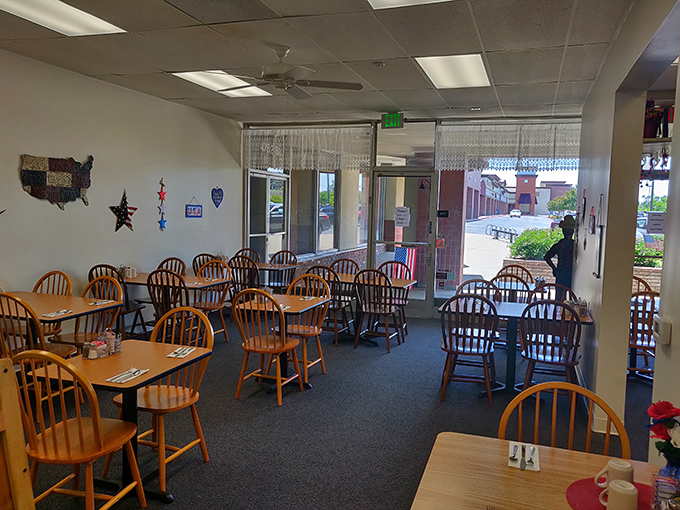 Simple wooden chairs and patriotic décor create the kind of no-nonsense atmosphere where food does all the talking.