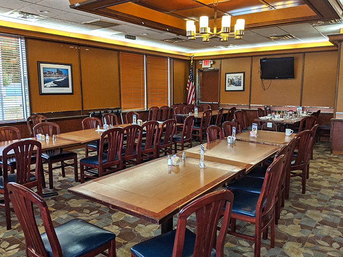 Wood-paneled warmth and comfortable seating&mdash;the dining room feels like Thanksgiving at your favorite aunt's house, minus the political arguments.