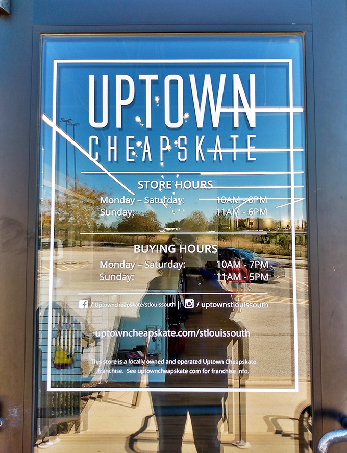 Store hours that accommodate both early birds and procrastinators. Notice they give you an extra hour to sell your treasures—they know decision-making takes time!