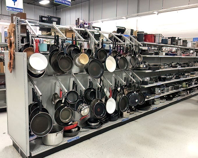 Cookware heaven awaits culinary adventurers! From cast iron veterans with stories to tell to barely-used non-stick pans abandoned by resolution quitters.