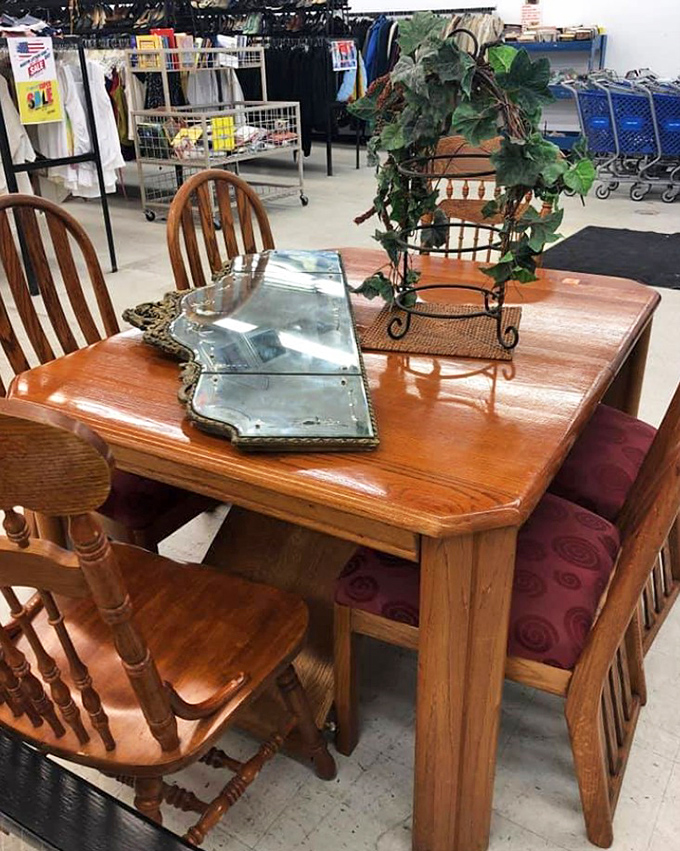 This honey-toned dining set has hosted countless family dinners in its previous life and stands ready for a second act in your home.