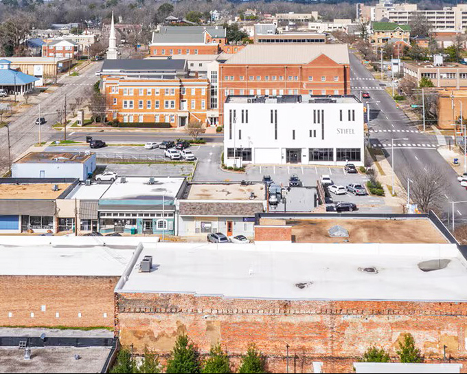 From above, Meridian reveals its compact, navigable layout&mdash;where your retirement dollars stretch further than your morning walk.