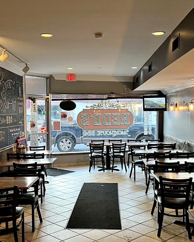 Simple interiors let you focus on what matters&mdash;the impending meat sweats you'll happily endure for that brisket.