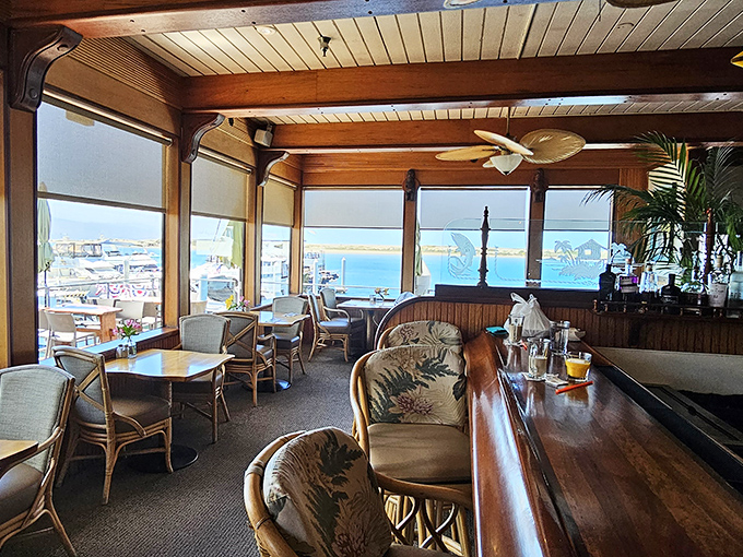 Rattan chairs, wooden beams, and panoramic bay views create the perfect setting for seafood indulgence. Like dining in a postcard that smells deliciously of the ocean.