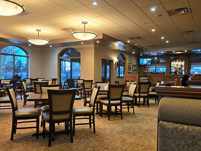 Elegant yet unpretentious &ndash; the dining room at Joe's strikes that perfect balance between "special occasion" and "Tuesday lunch escape."