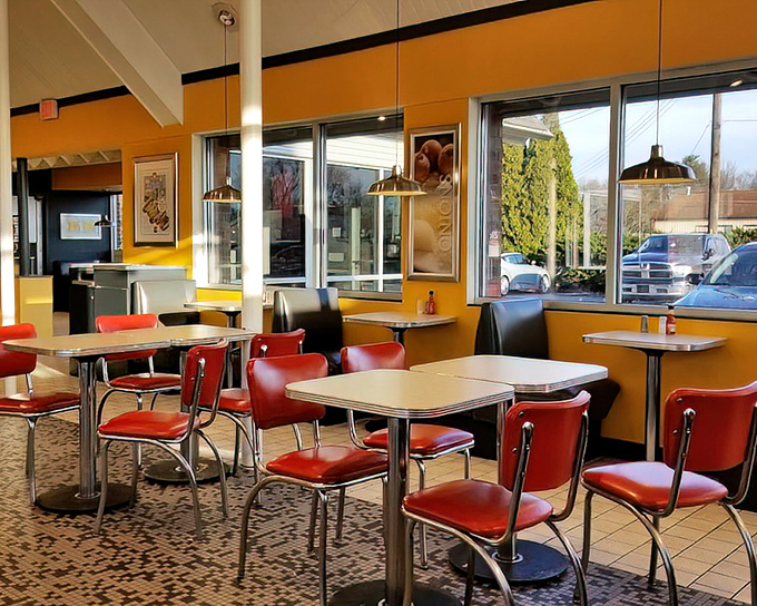 Classic Americana comes alive with sunshine-yellow walls and cherry-red vinyl chairs&mdash;a diner straight from your nostalgic food dreams.