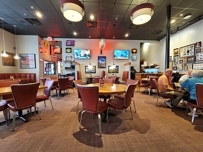 Early birds catch more than worms here&mdash;they snag the best tables in this warm, wood-toned dining room where comfort reigns supreme.