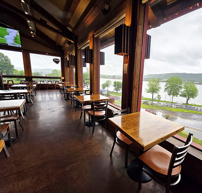 Classic checkered floors and no-nonsense seating tell you everything: this place prioritizes burger craftsmanship over Instagram aesthetics.