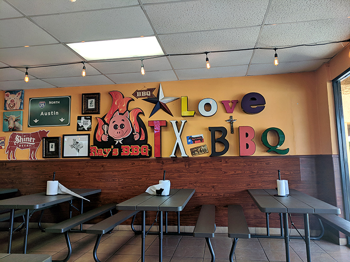Texas pride radiates from every corner of Ray's interior, where colorful wall art and simple seating let you focus on what really matters: the meat.