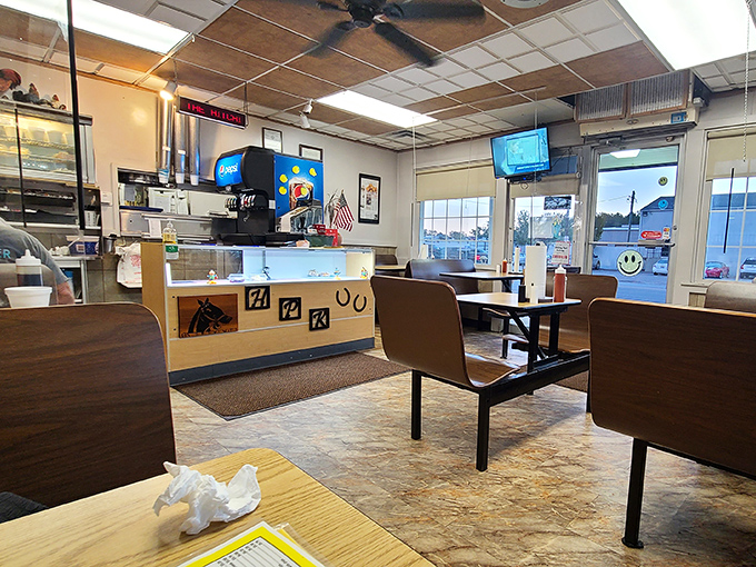 No-frills nostalgia is the special of the day. The interior feels like a time capsule where conversations matter more than Instagram opportunities.