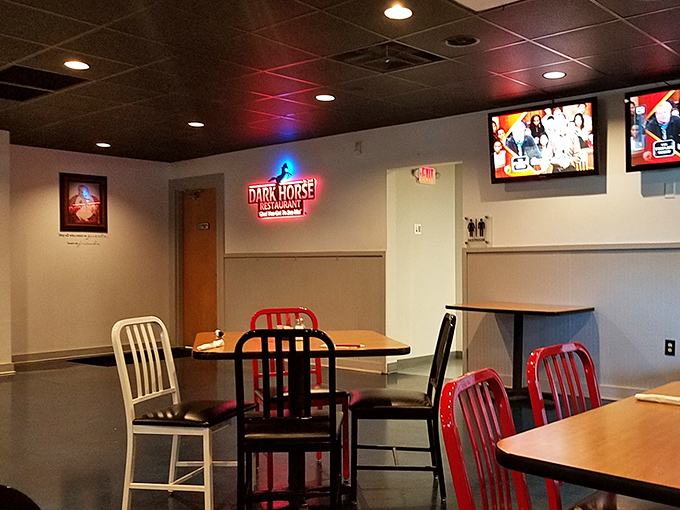 Simple, comfortable, and unpretentious – the dining room at Dark Horse lets the food take center stage without distracting design flourishes.