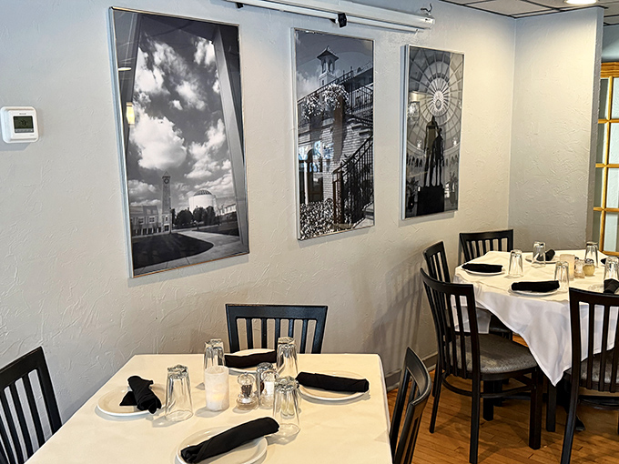 White tablecloths and black-and-white Hershey photographs create that perfect "fancy but not fussy" dining atmosphere we all crave.