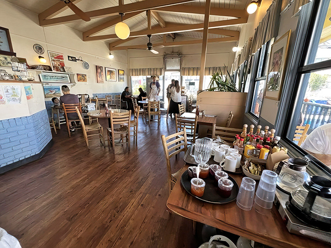 Wooden beams, local art, and that unmistakable buzz of happy diners&mdash;Linda's interior feels like breakfast at your coolest friend's beach house.