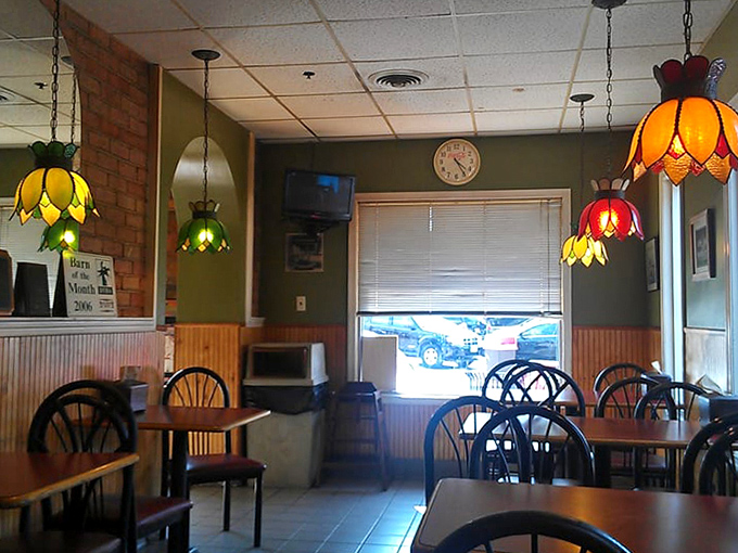 Classic neighborhood dining room where Tiffany-style lamps make everyone look good, even mid-bite.