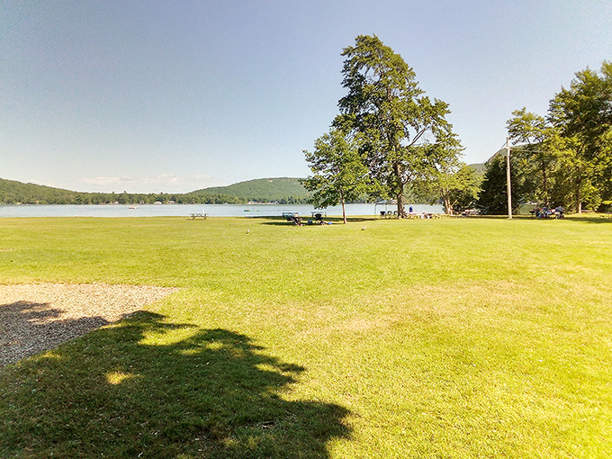 Endless green lawn stretching to mountain-framed shores&mdash;this is where picnic dreams come to life. 
