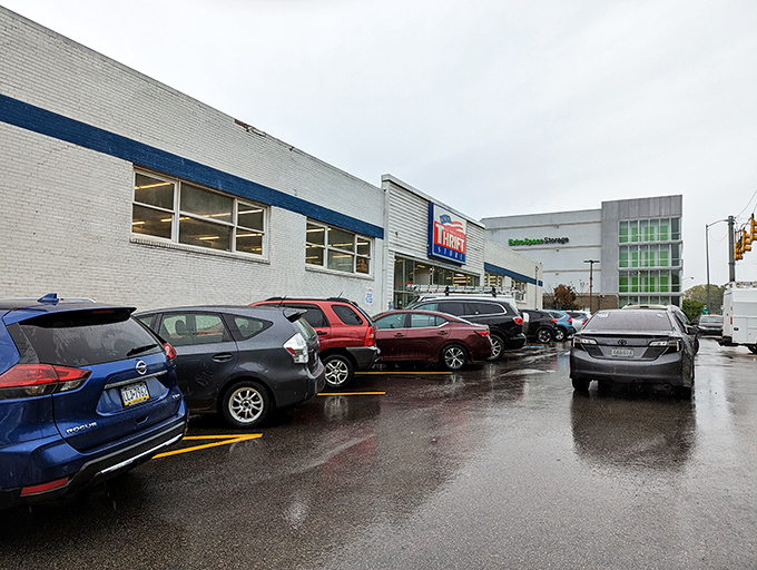 The parking lot tells the story&mdash;Pittsburghers know where to find deals worth driving for, rain or shine.