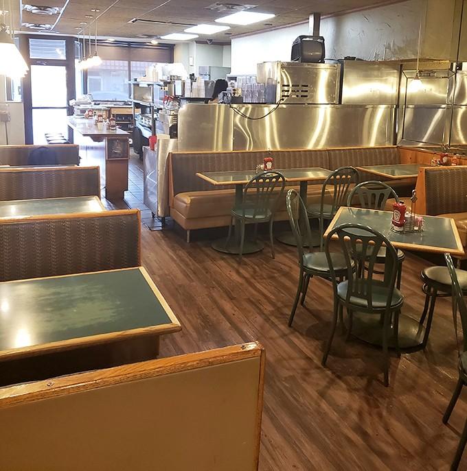 Classic booth seating and an open kitchen&mdash;because the best restaurants have nothing to hide from hungry eyes.