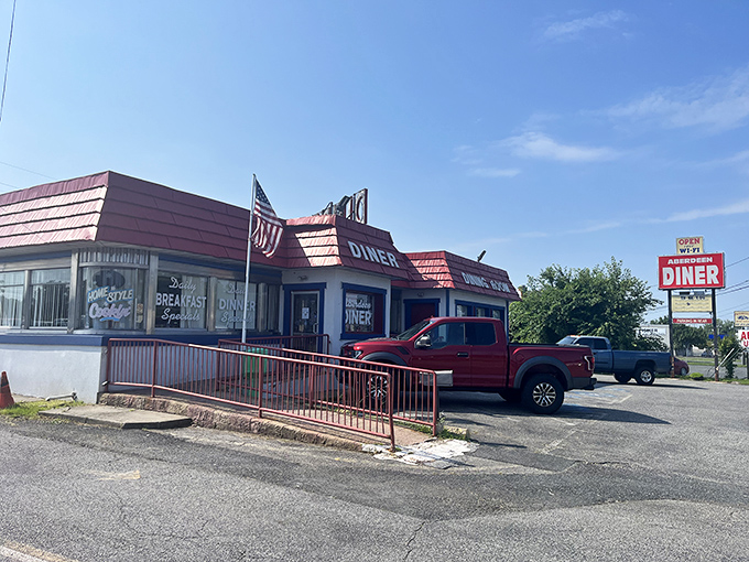 Aberdeen Diner proudly flies the flag while promising "Breakfast Dinner Specials" that'll fuel your day better than premium gasoline.