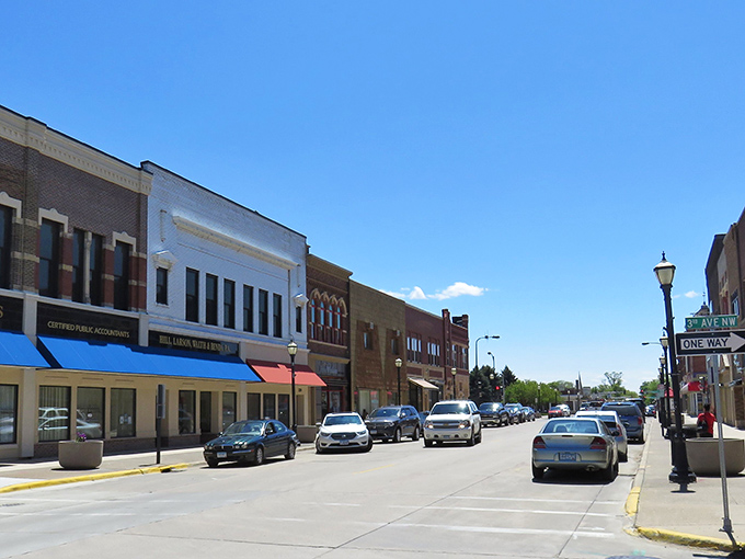 Austin's wide streets and ample parking feel like a welcome mat rolled out just for you. No parallel parking nightmares here!