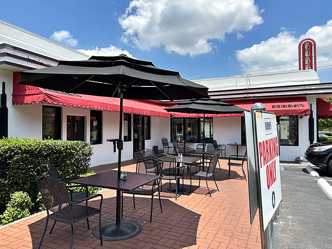 Red awnings and outdoor seating signal serious comfort food &ndash; this is where Dallas does chicken right. 