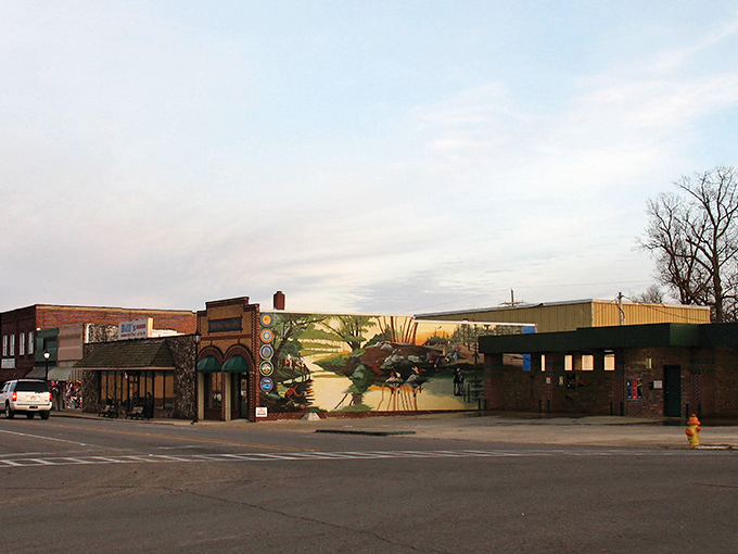 De Queen's main street feels like stepping into a Norman Rockwell painting where time moves at the perfect pace.