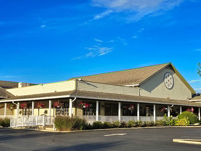 This Amish-style haven looks like it stepped out of a simpler time when meals meant everything.