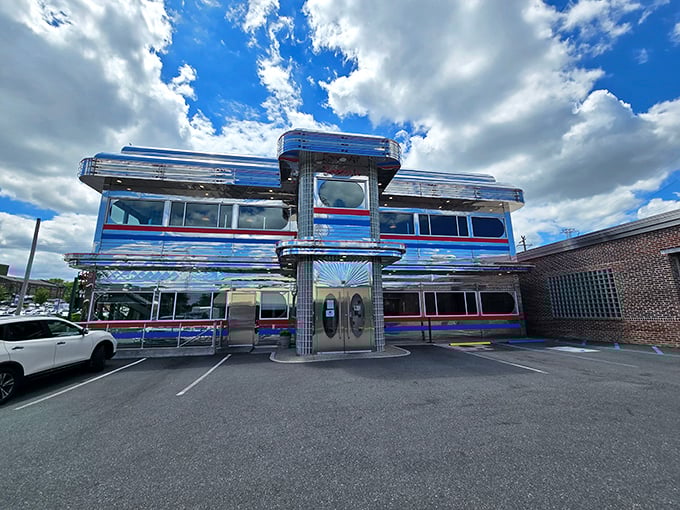 Chrome and curves from America's golden age - this beauty could star in Happy Days.