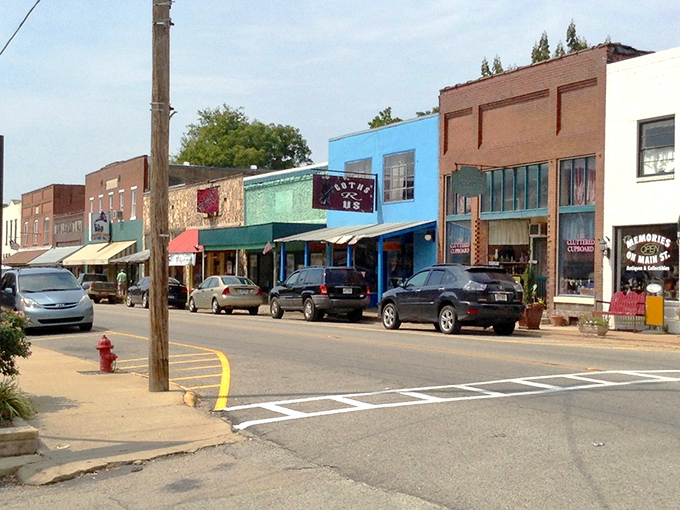 Hardy's colorful storefronts line up like a rainbow of small-town dreams come true.