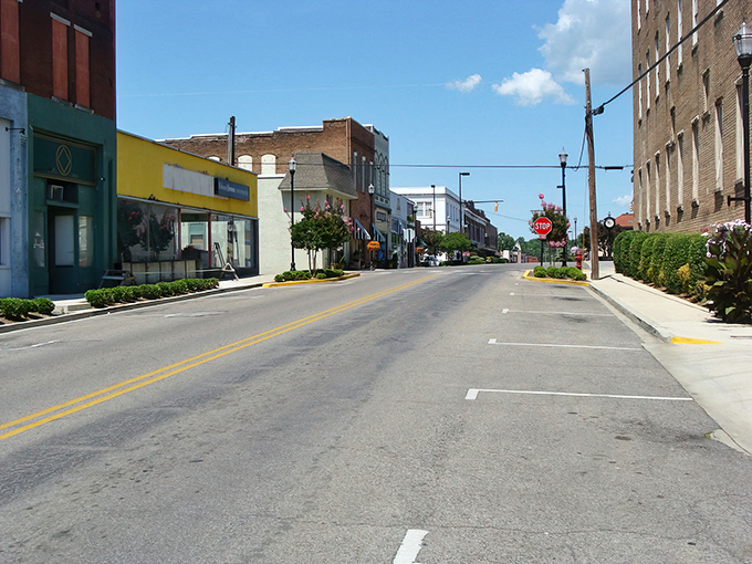 Jasper's main street stretches out like a Norman Rockwell painting come to life in Alabama.