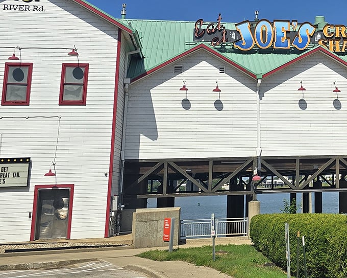 Joe's Crab Shack perches by the water like a postcard from vacation, complete with that "I'm-finally-relaxing" feeling.