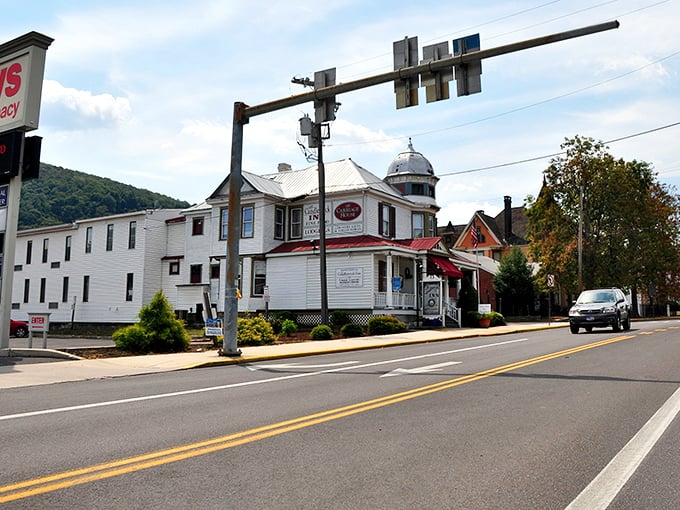 Keyser's quaint streetscape hides budget-friendly treasures around every corner. Who knew affordable living could look this picturesque?