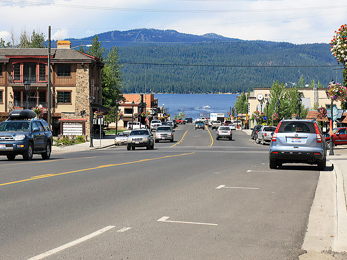 McCall's main street leads the eye straight to the shimmering waters of Payette Lake &ndash; nature's perfect end to any view.