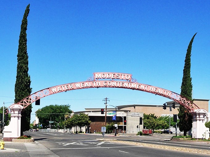Modesto's famous arch welcomes you to "Water, Wealth, Contentment, Health" - basically the retirement dream in four words.