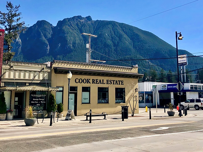 North Bend's charming downtown sits in the shadow of Mount Si, where "Twin Peaks" fans might recognize these streets from their favorite mysterious show.