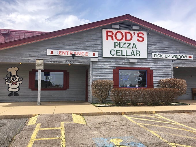 Classic pizza parlor vibes meet modern appetites in this timeless Hot Springs gathering spot.