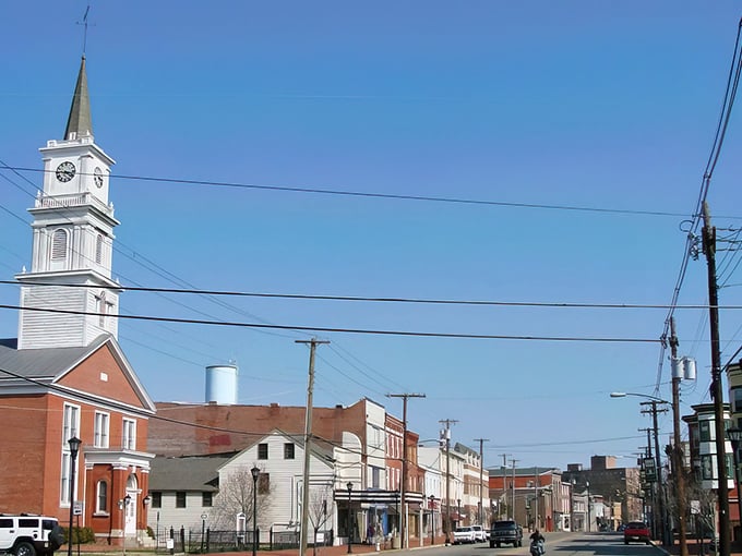 Salem's historic downtown proves that good things come in small packages, especially when those packages save money.