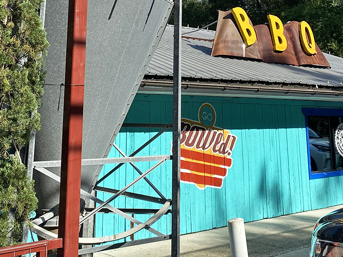 Salty Joe's turquoise building is like a barbecue oasis &ndash; that "BBQ" sign on the roof is all the GPS you need.