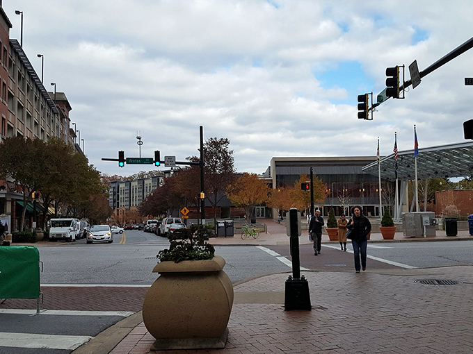 Urban sophistication without the urban price tag - this downtown proves you can have your cake and eat it too.