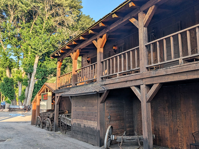 Clean lines and understated elegance signal serious culinary intentions, like a well-tailored suit for steakhouses.