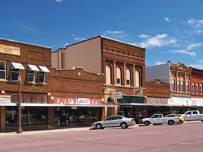 Windom's historic downtown looks like it wandered straight out of a Norman Rockwell painting &ndash; minus the big-city price tag.