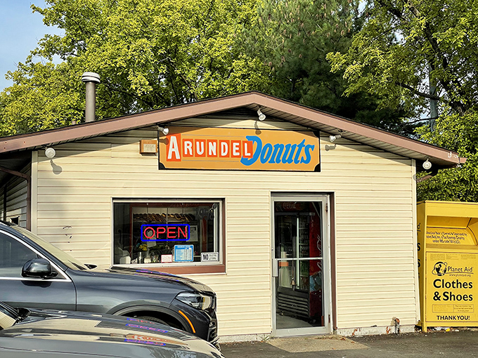 This unassuming donut shop proves the old adage: never judge a book by its cover, or a donut shop by its siding.