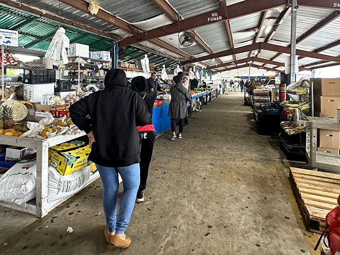 Those covered walkways protect shoppers from Florida sun while they hunt for perfect treasures.