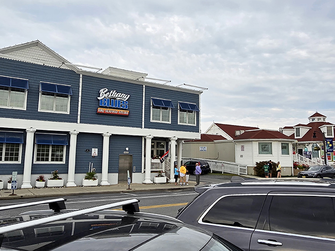 This Bethany Beach beauty proves you can have sand between your toes and sauce on your fingers. 