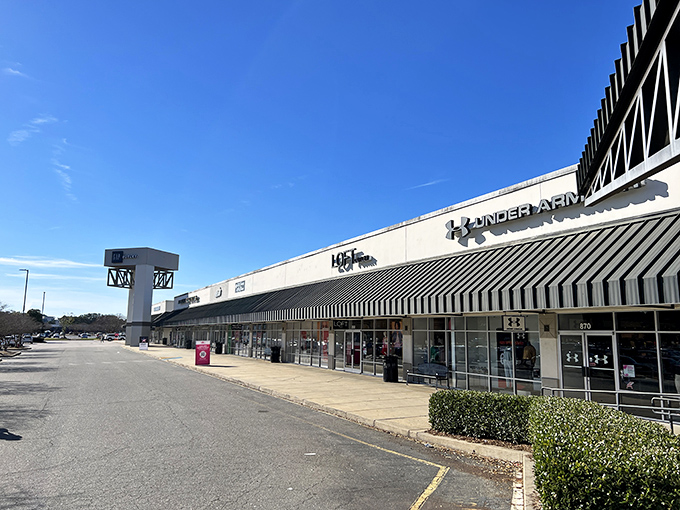 Under Armour and sunshine&mdash;a match made in outlet heaven for shoppers who mean business.