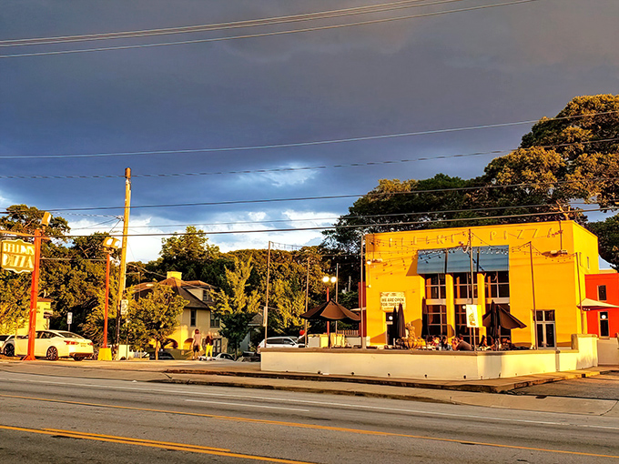 Felini's sits pretty on Ponce, where string lights hint at the magic happening inside. 