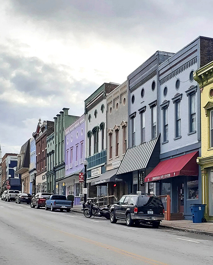 Step into living history where pioneer spirit meets modern practicality - Harrodsburg's streets welcome you home without emptying pockets.