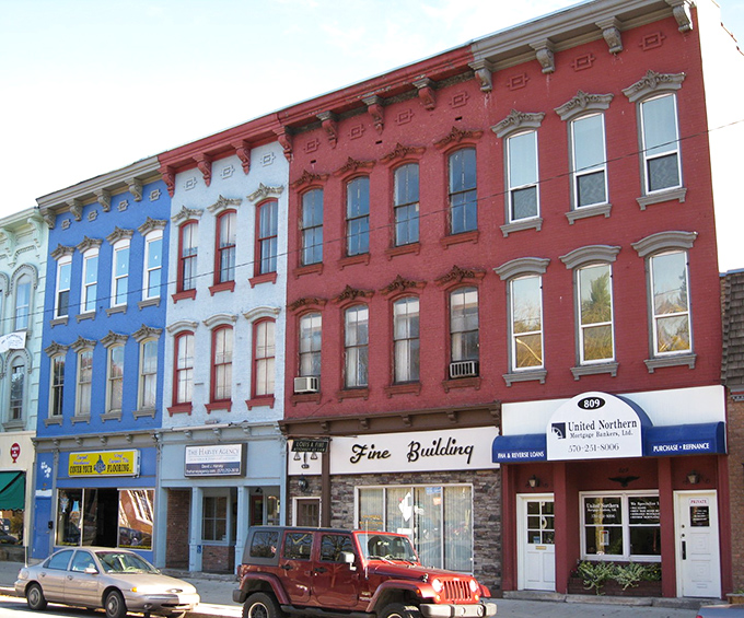 Honesdale's vibrant downtown could be the poster child for "Small Town America." Those colorful buildings just radiate welcome!