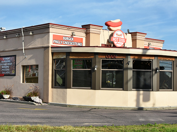 Where tourists and locals find common ground: over perfectly dressed dogs at this Wisconsin Dells mainstay.