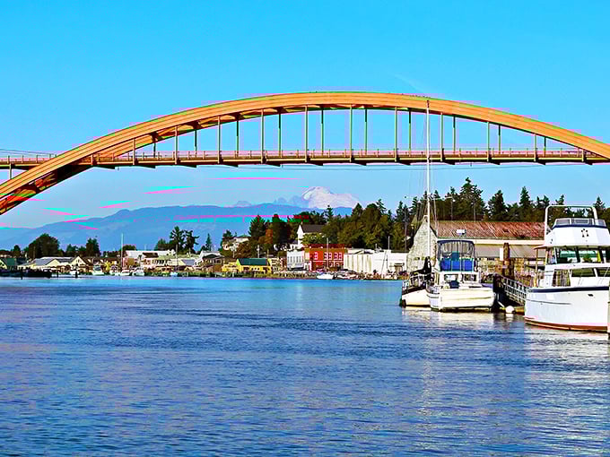 This peaceful harbor makes you want to trade your car keys for boat shoes.